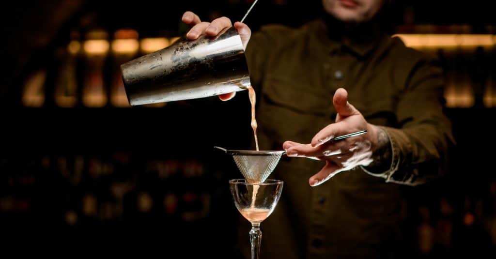 Combien gagne un barman / barmaid en 2023
